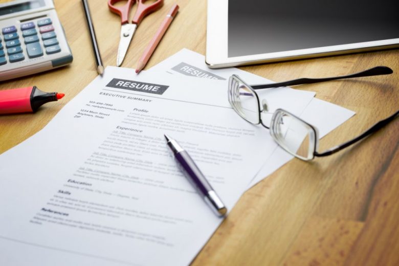 5 Devices you Can Use to Help you Write your Resume - 2024 Guide ...